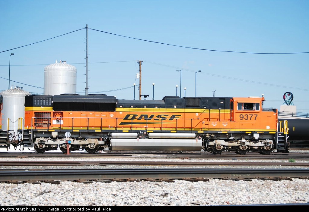 BNSF 9377